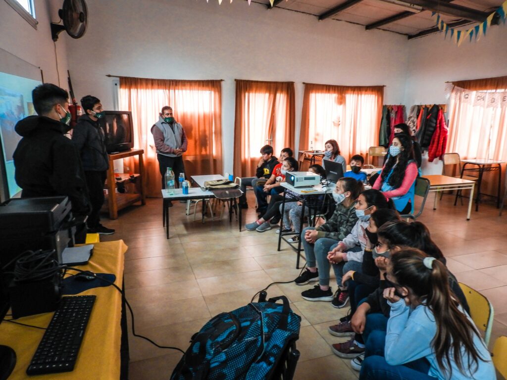 TEODELINA: 𝐂𝐇𝐀𝐑𝐋𝐀 𝐒𝐎𝐁𝐑𝐄 𝐑𝐄𝐂𝐈𝐂𝐋𝐀𝐃𝐎 𝐄𝐍 𝐄𝐋 𝐑𝐄𝐂𝐑𝐄𝐎 – lanuevavozregional